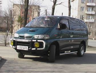 1995 Mitsubishi Delica specs