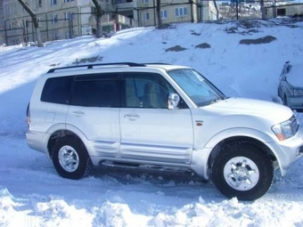 2000 Mitsubishi Pajero Specs