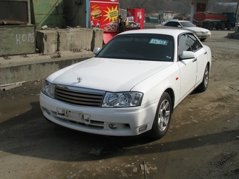 2000 Nissan Gloria specs