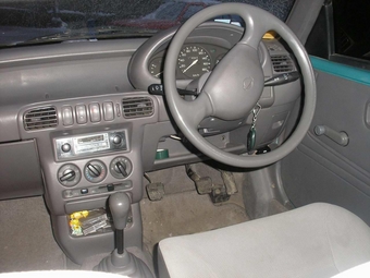 1992 Nissan March specs