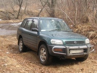 1995 Toyota RAV4 specs