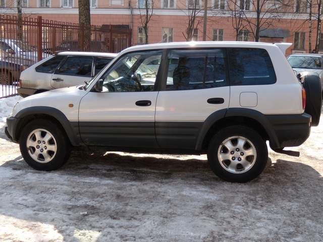 1997 Toyota RAV4 specs