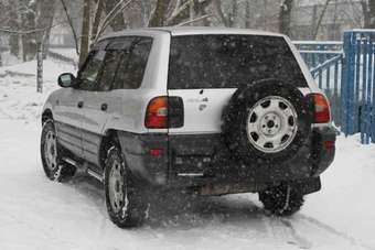 1997 Toyota RAV4 specs