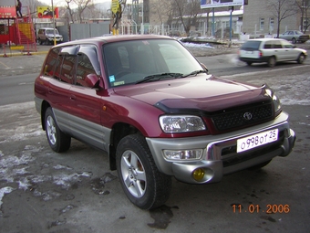 1999 Toyota RAV4 specs