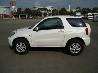 2000 Toyota RAV4 specs
