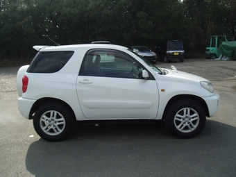 2000 Toyota RAV4 specs