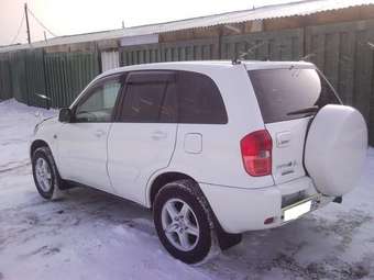 2000 Toyota RAV4 specs