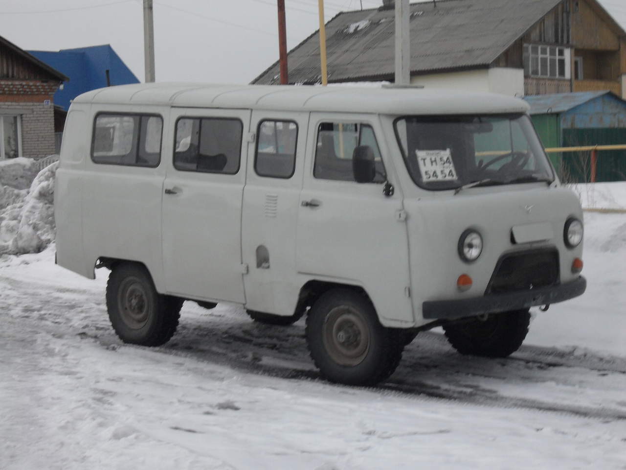 1976 UAZ UAZ specs, Engine size 2.4, Fuel type Gasoline, Drive wheels ...