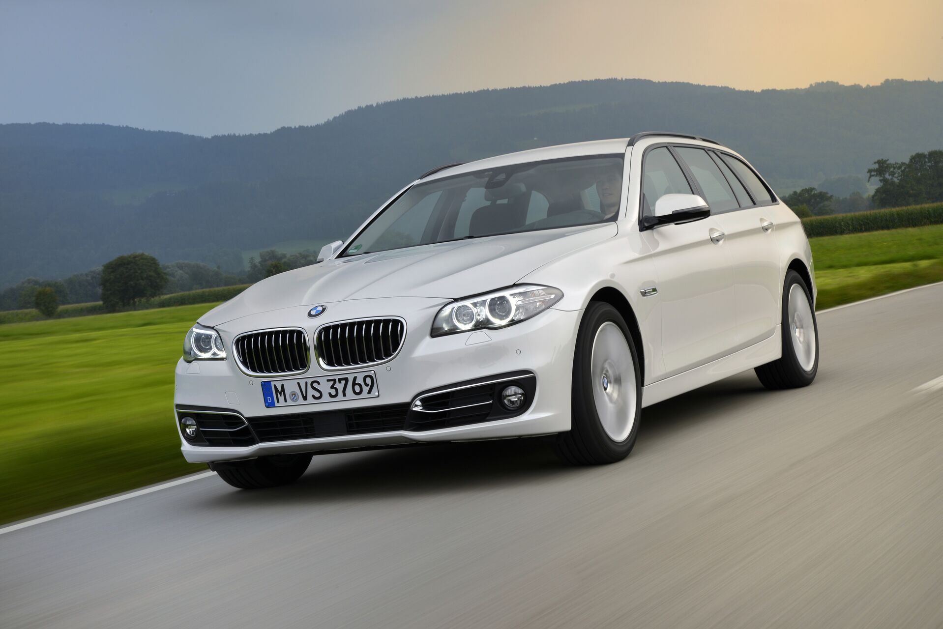 BMW 5 Series Touring F11 LCI Facelift 2013 M550d 381 Hp XDrive